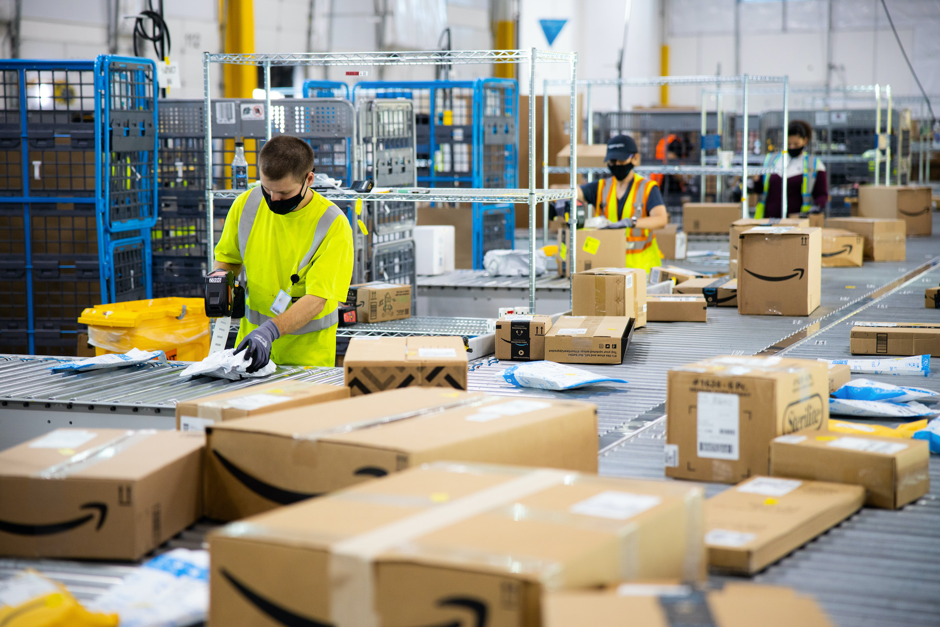 Amazon poursuit son expansion dans le Grand Montréal avec l'ouverture ...